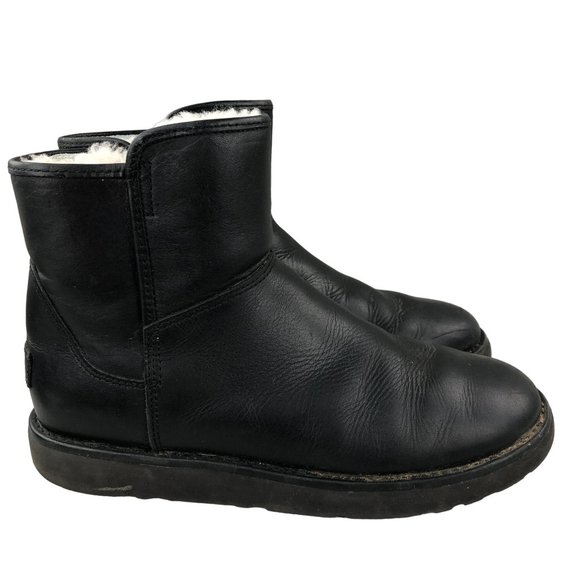 UGG | Shoes | Ugg Womens Size 8 Classic Zip Black Leather Side Zip ...
